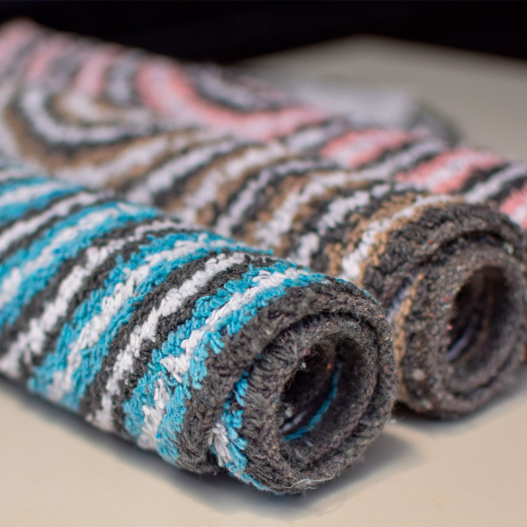 Tapete Fio Tinto - Azul-Preto